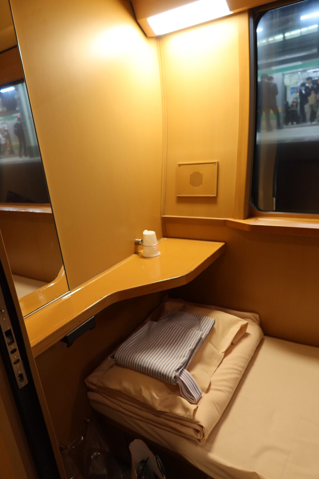 Japan's Only Sleeper Train: Sunrise Izumo Private Cabin Review